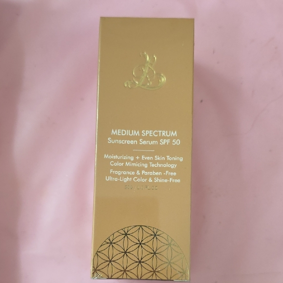 Luxe | Makeup | Luxe Medium Spectrum Sunscreen Serum Spf 5 Gold | Poshmark